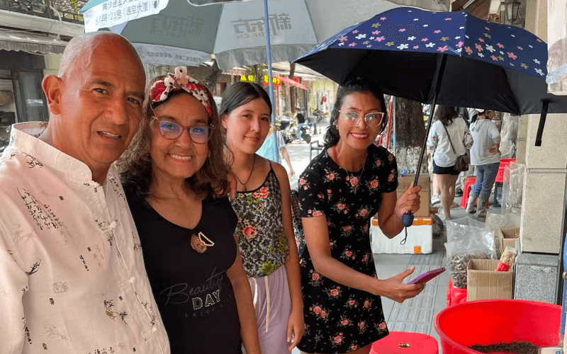 Tour en Grupo por Cantón: Templo Chen, Mercado Qingping y Plaza ...